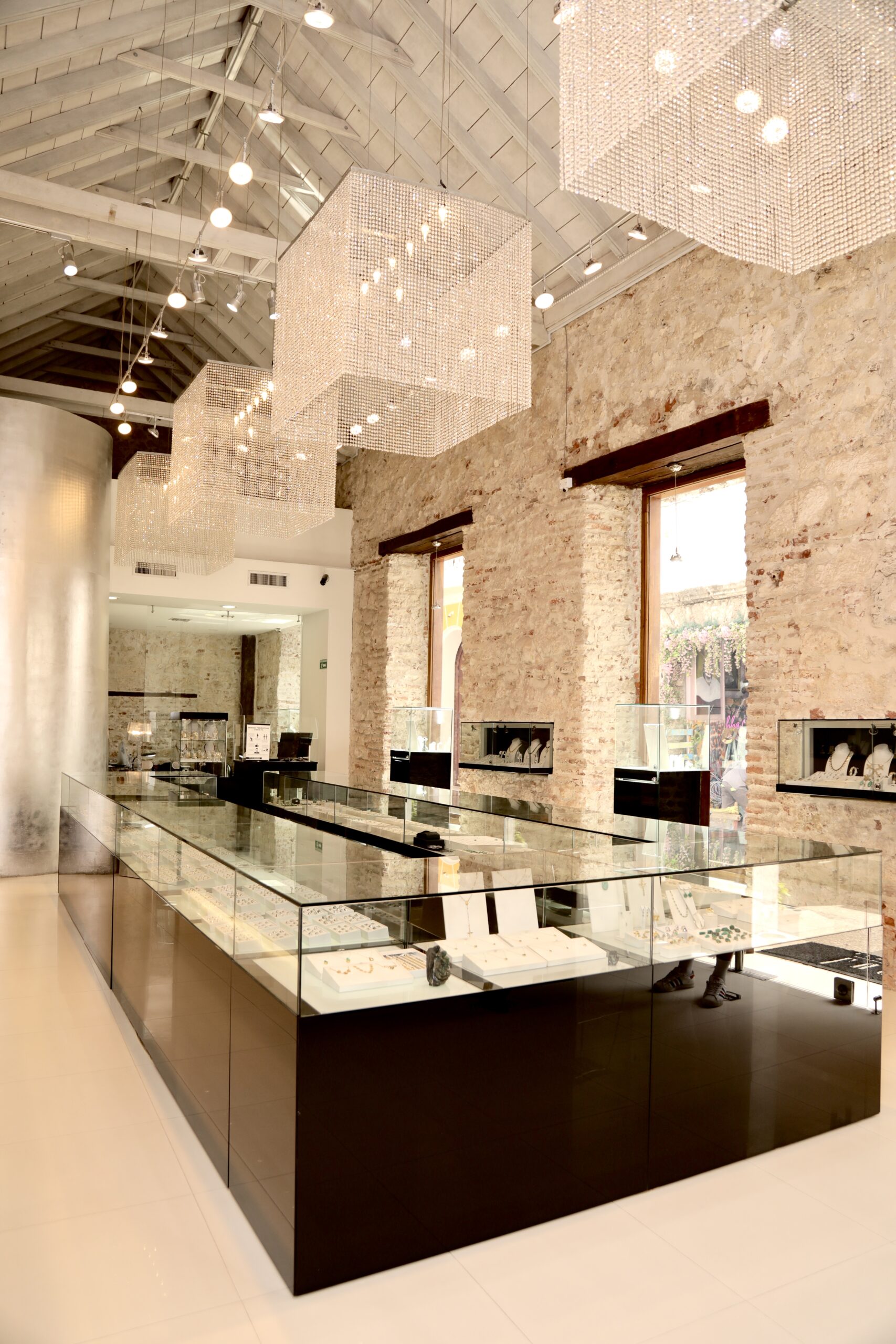 Services – Lucy Jewelry®